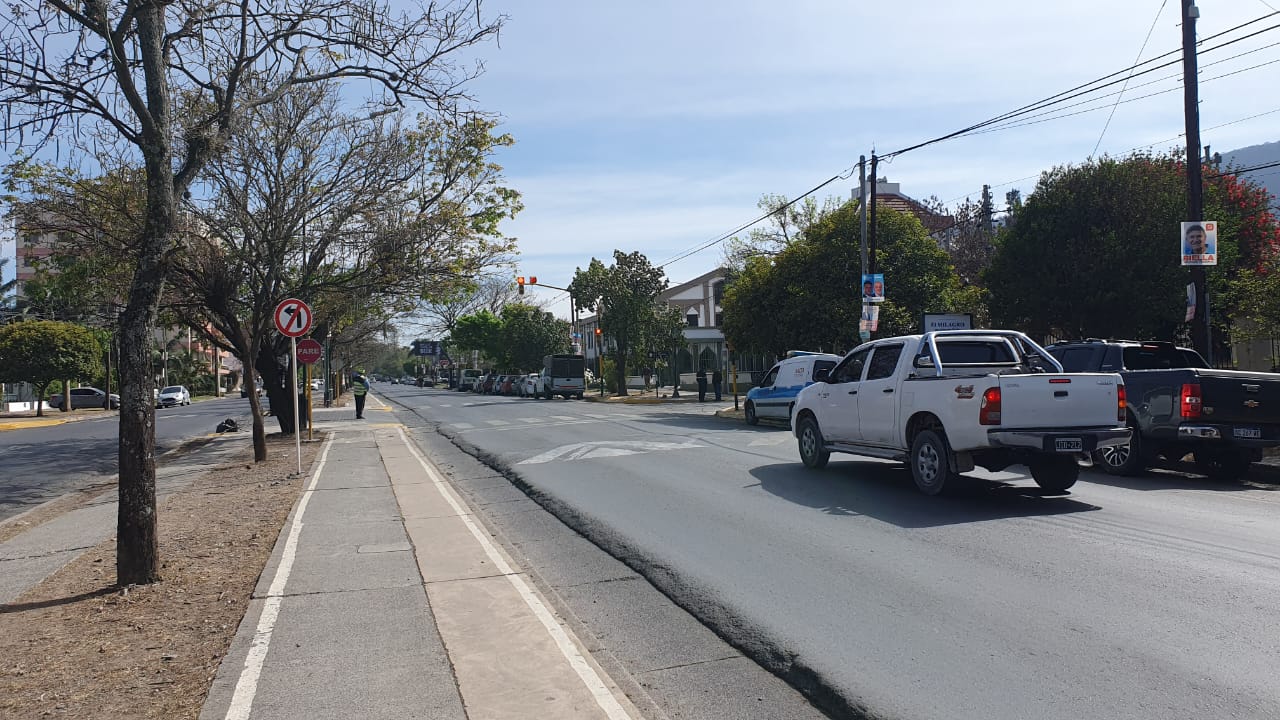 Se habilitó el cruce semaforizado de avenida Reyes Católicos y Los ...